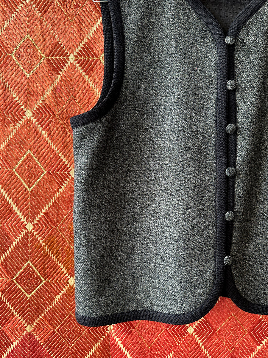 Sysser Vest, silver fox Italian wool – La Bagatelle